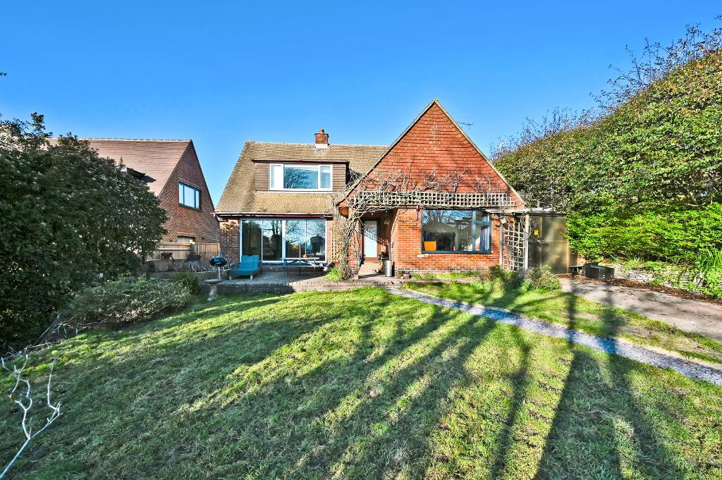 5 Bedroom Detached For Sale In Surrenden Crescent Brighton East